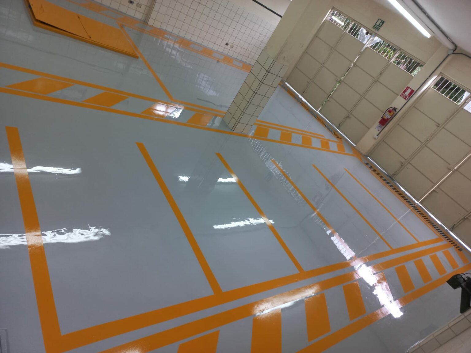 4. PINTURA EPOXICA 50% SOLIDOS – METALITE EPOXY - Recubrimientos Guatemala